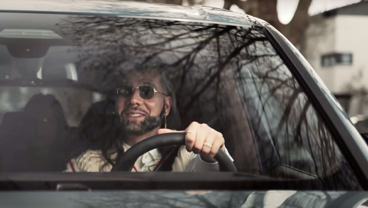 Wieso Apache 207 im neuesten Musikvideo BMW fährt | W&V