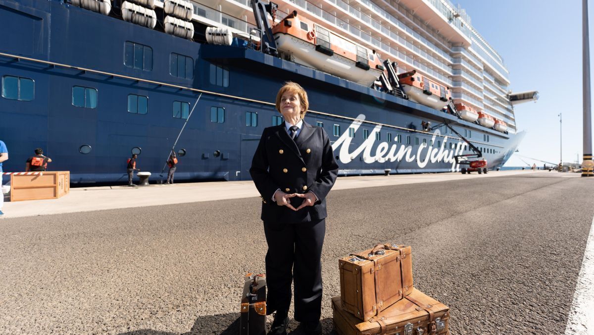 Placement neu gedacht: "Miss Merkel" als perfekte Markenbühne für TUI | W&V