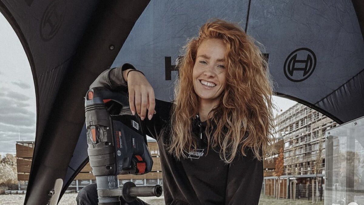 Handwerkerin als Influencerin: Mit dem Smartphone auf der Baustelle | W&V