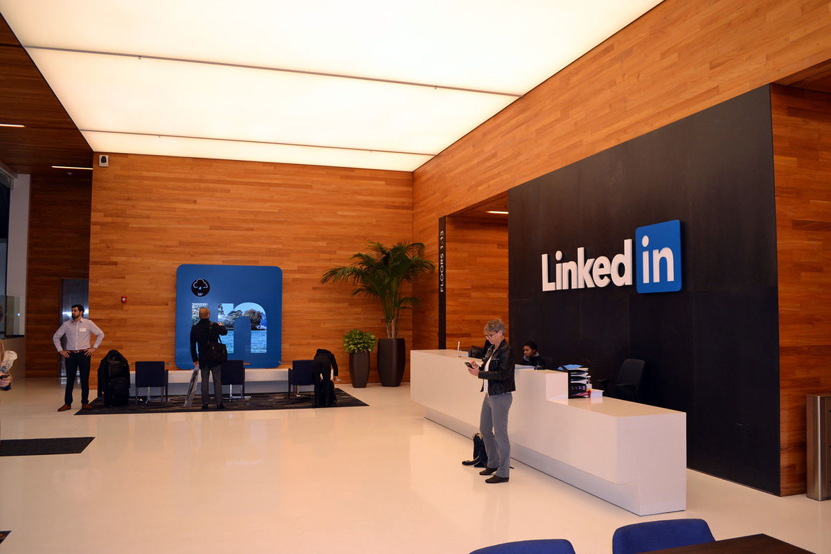 Was Microsoft mit Cortana, Alexa und Linkedin vorhat | W&V