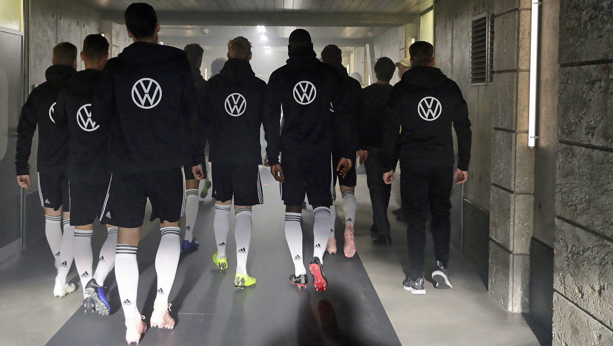 DFB und VW: Zwei Marken mit Image-Problemen finden sich | W&V
