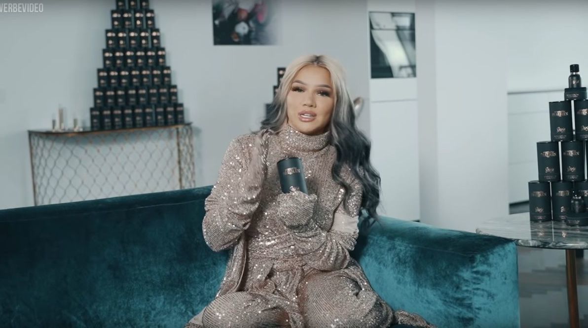 Douglas setzt mit neuem Parfum auf Influencerin Shirin David | W&V
