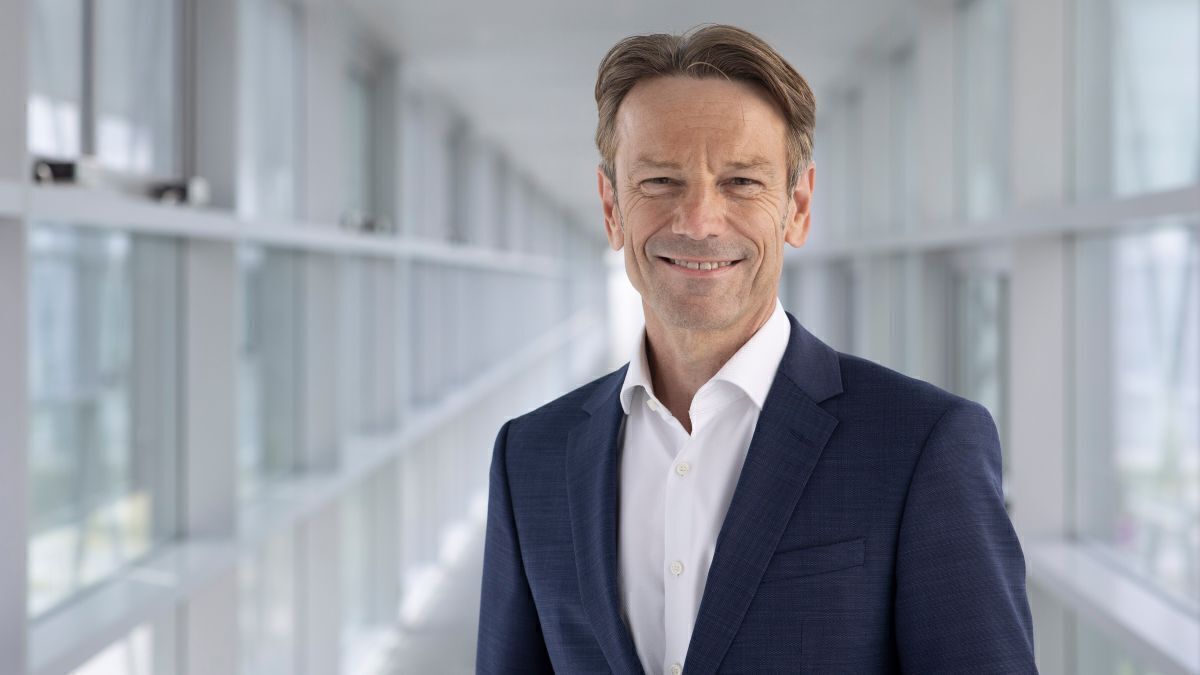 Neue Opel-Spitze: Uwe Hochgeschurtz steigt ein | W&V